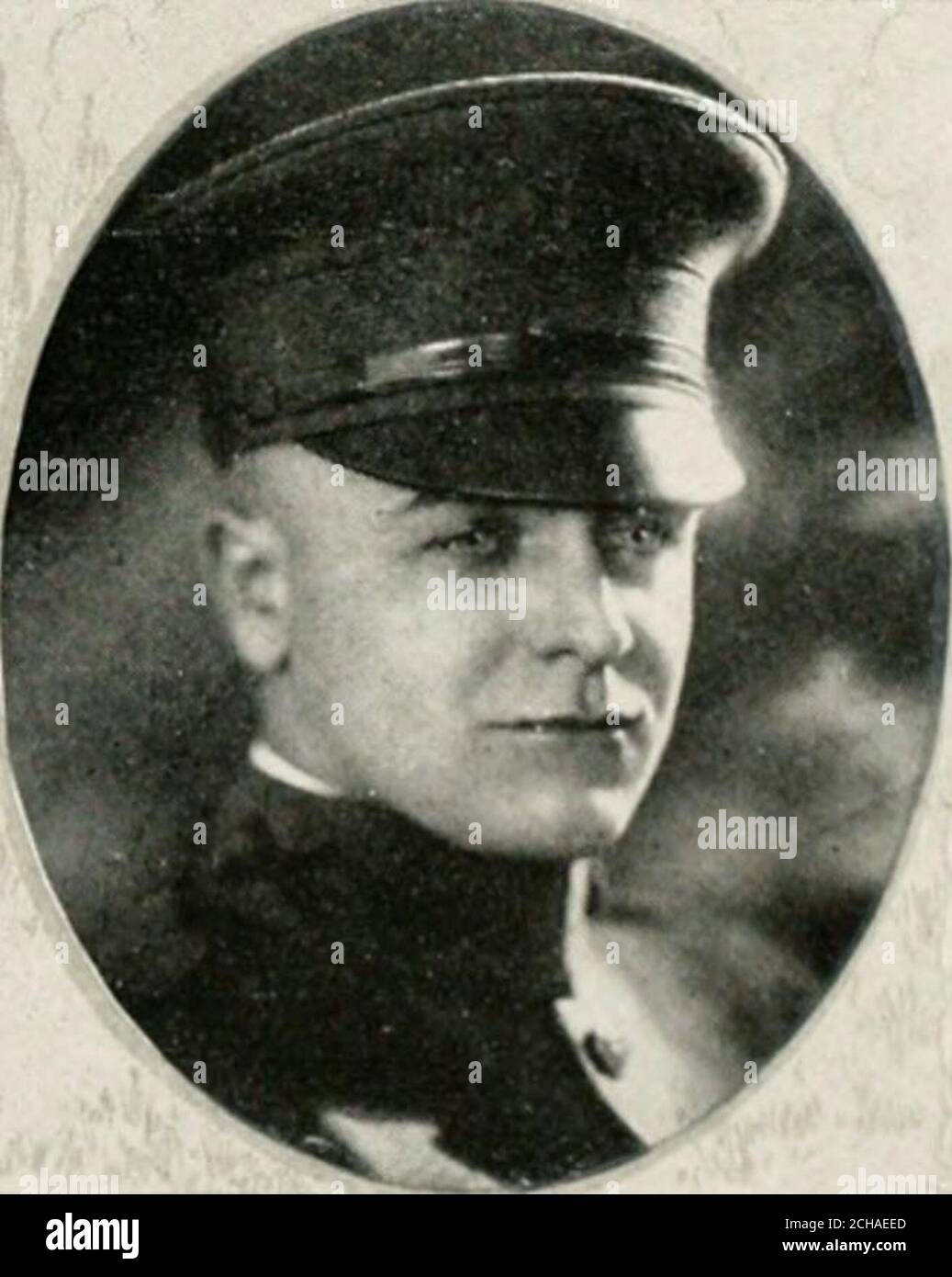 . The history and achievements of the Fort Scheridan officers' training ...