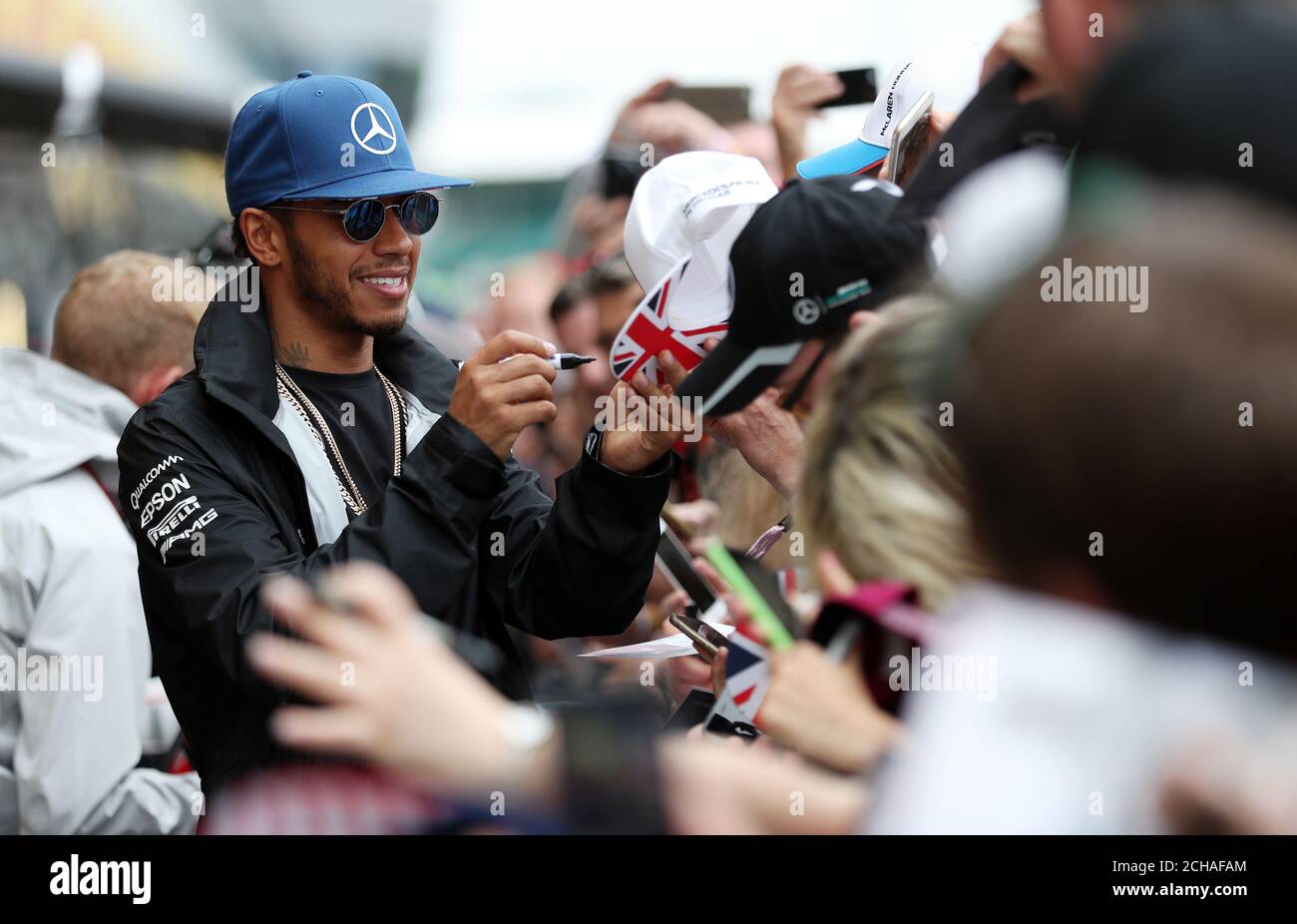 Lewis hamilton signs autographs hi-res stock photography and images - Alamy