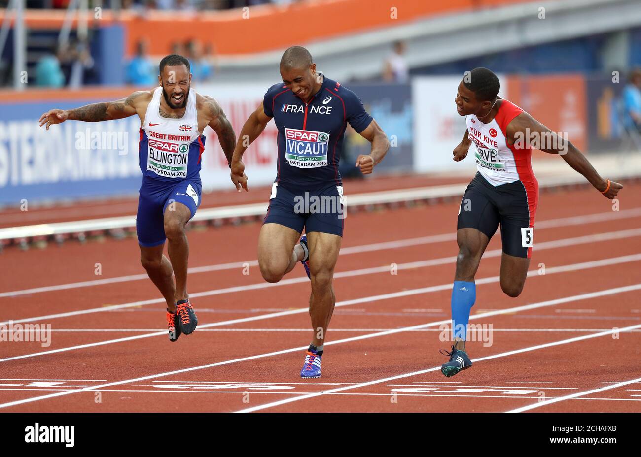 100m in athletics finishing line hi-res stock photography and images ...