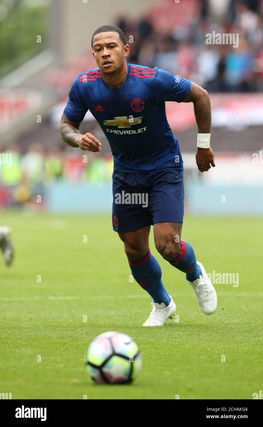 Manchester United's Memphis Depay Stock Photo - Alamy