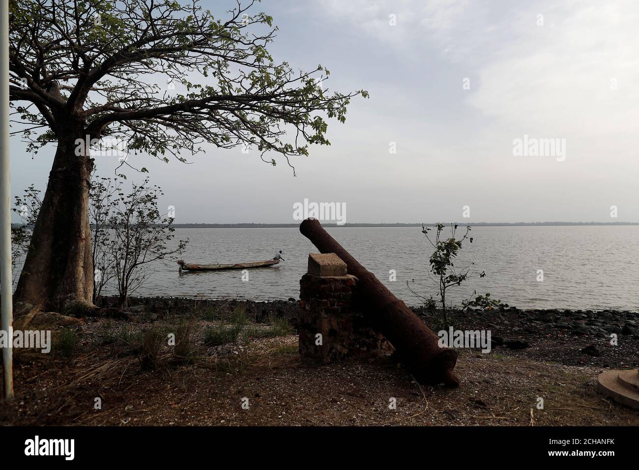 Kunta kinte roots hi-res stock photography and images - Alamy