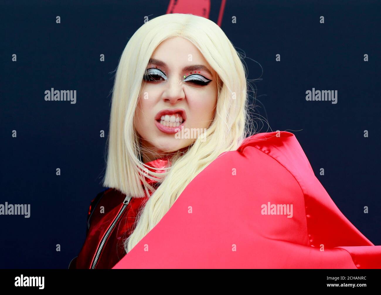 Ava max 2019 hi-res stock photography and images - Alamy