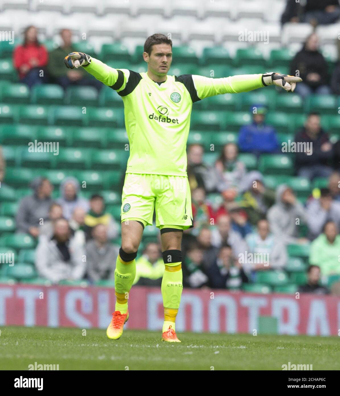 Celtic goalkeeper Craig Gordon Stock Photo - Alamy