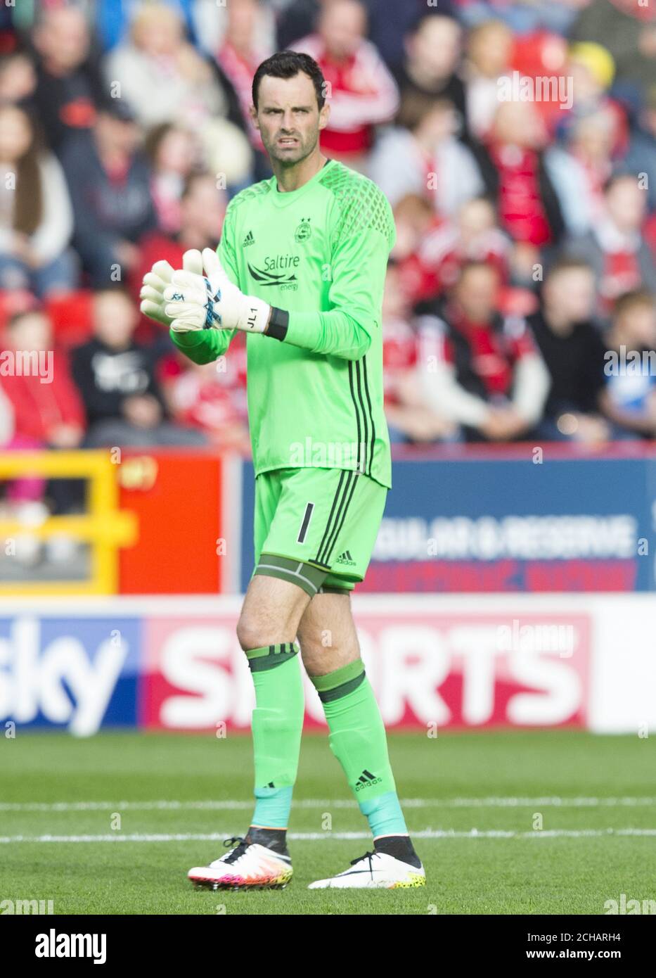 Aberdeen goalkeeper Joe Lewis Stock Photo - Alamy