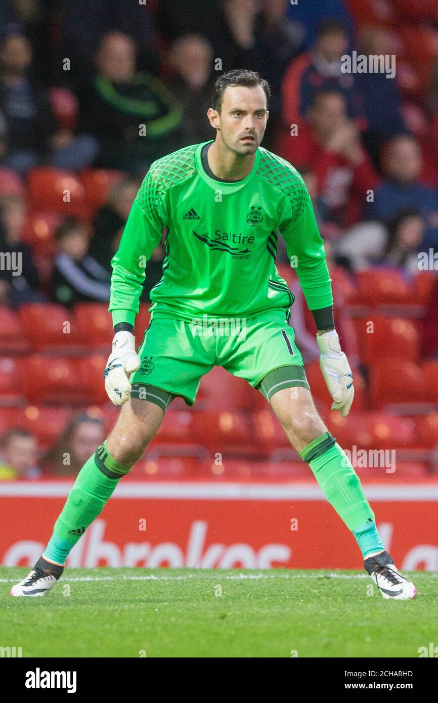 Aberdeen goalkeeper Joe Lewis Stock Photo - Alamy