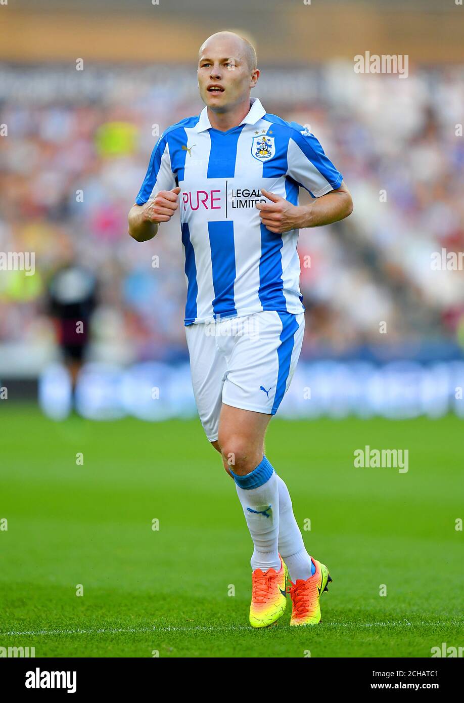 Huddersfield Town's Aaron Mooy Stock Photo - Alamy