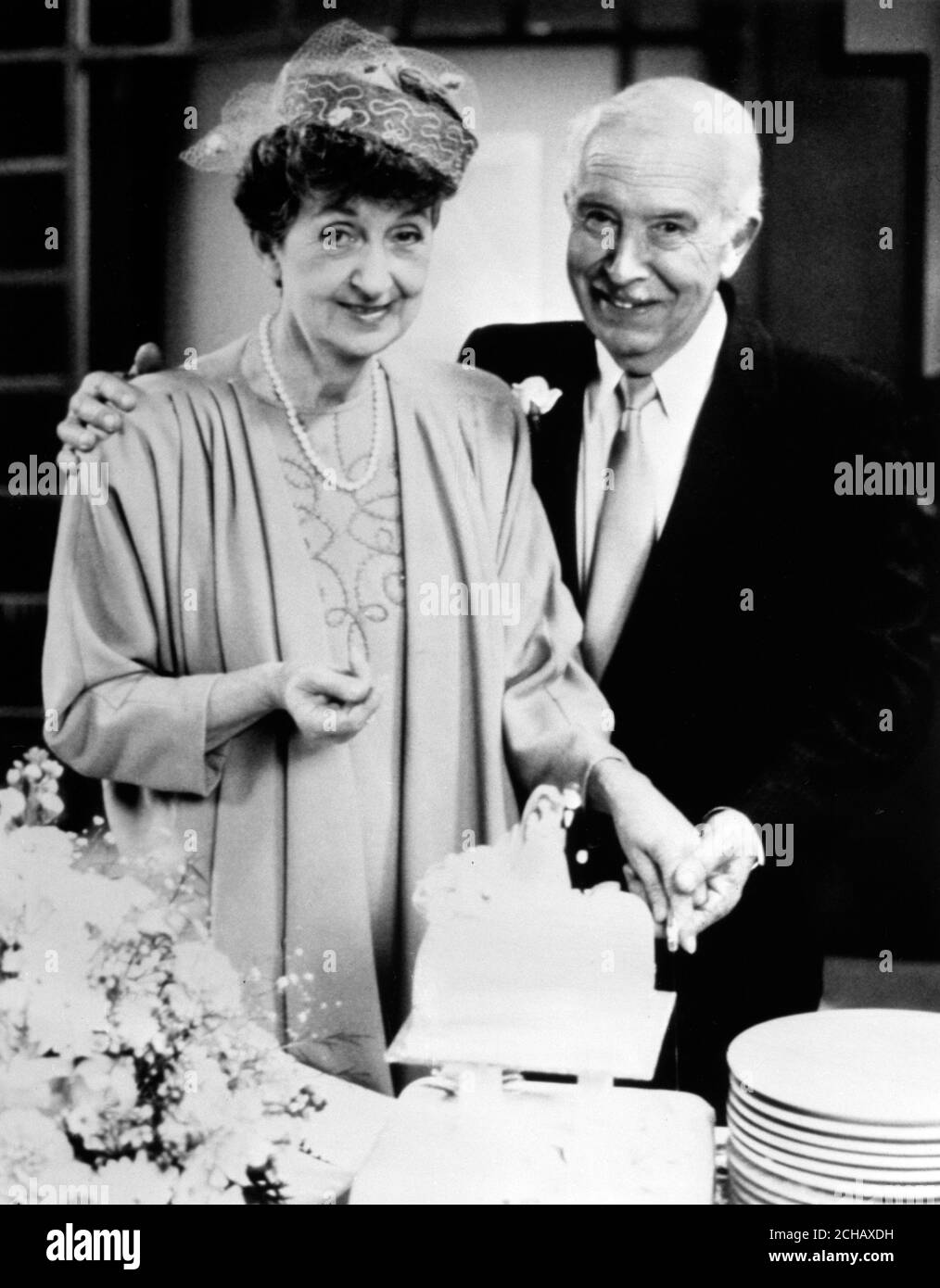 Mrs mangel neighbours hi-res stock photography and images - Alamy