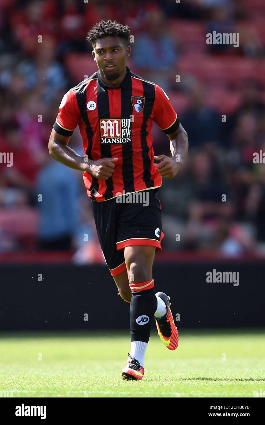 Afc bournemouths jordan ibe hi-res stock photography and images - Alamy
