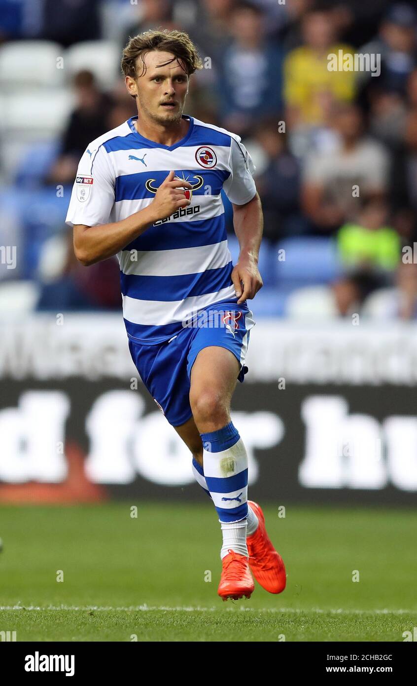 John swift reading hi-res stock photography and images - Alamy