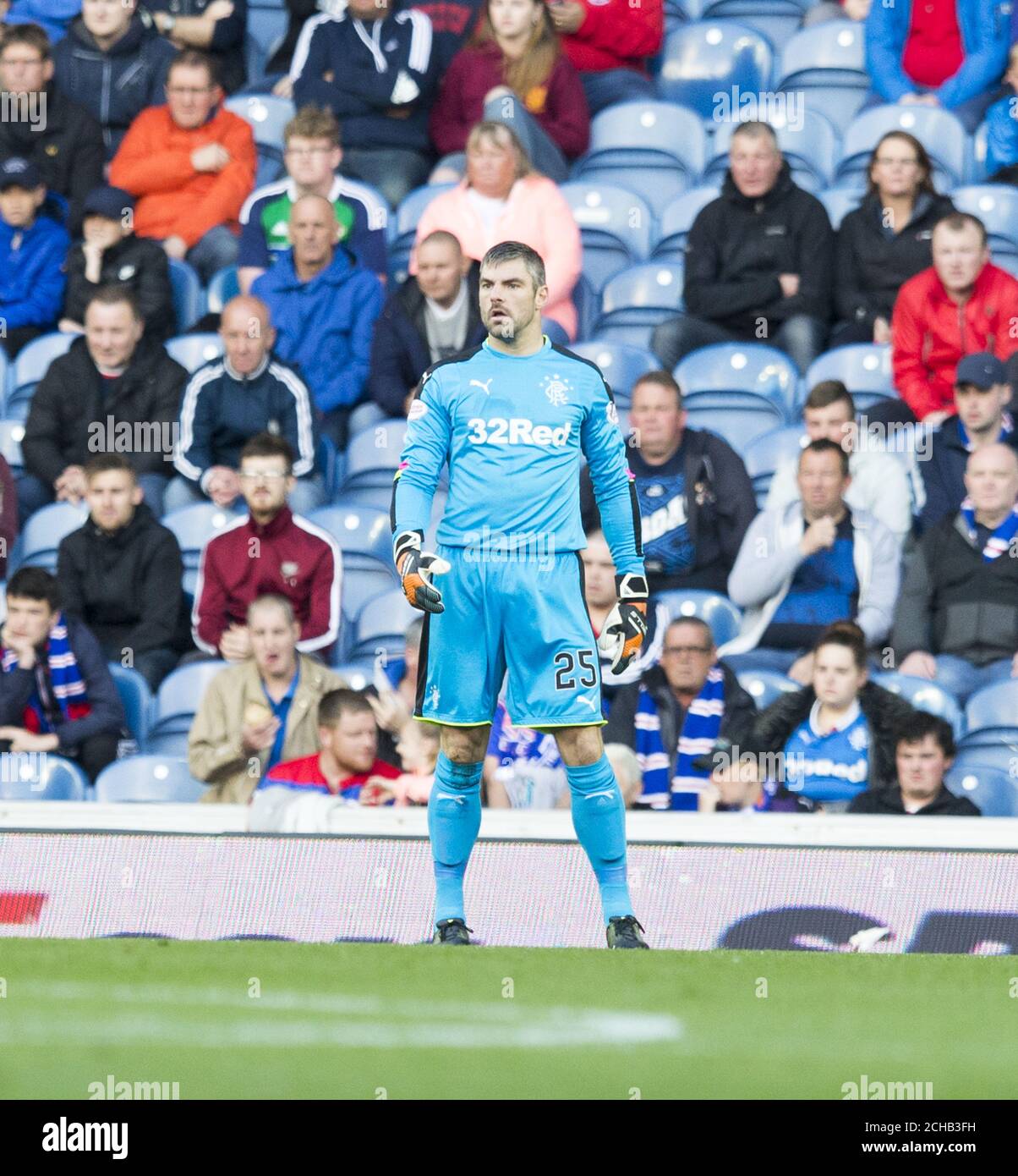 Goalkeeper matt gilks hi-res stock photography and images - Alamy