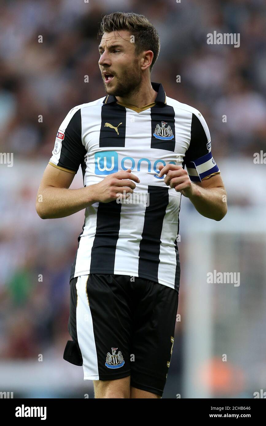 Paul dummett hi-res stock photography and images - Alamy