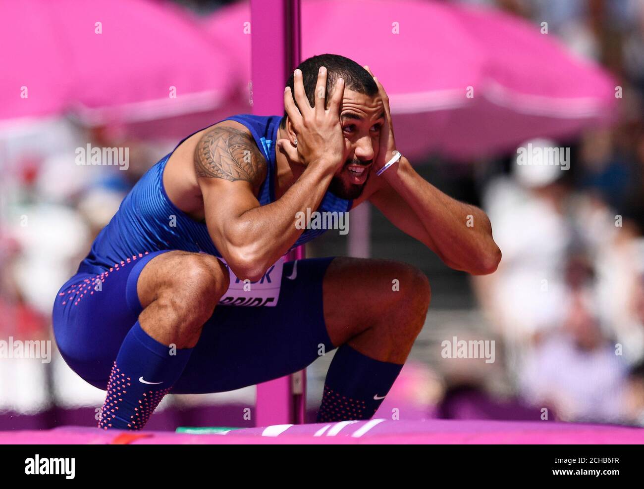 Mens high jump qualification hi-res stock photography and images - Alamy