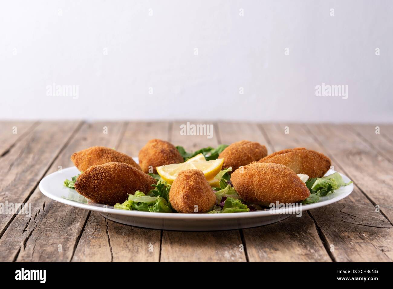 Fried kibbeh hi-res stock photography and images - Alamy