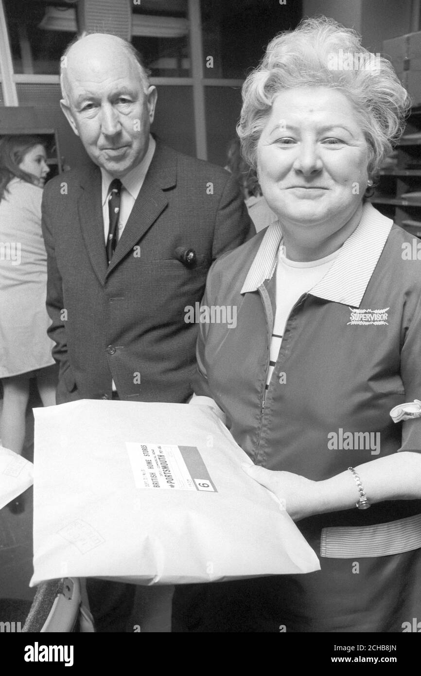 Peggy Myers From Hamersmith Who Found The Letter Bomb At The London Headquarters Of British