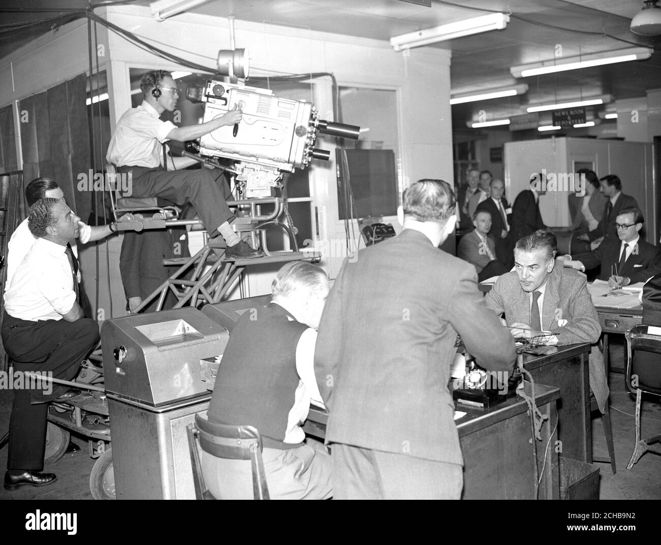 Busy receiving results 1959 general election hi-res stock photography ...