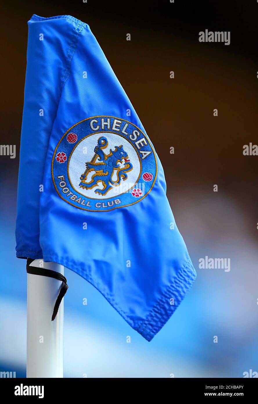 A Chelsea cornerflag at Stamford Bridge Stock Photo - Alamy