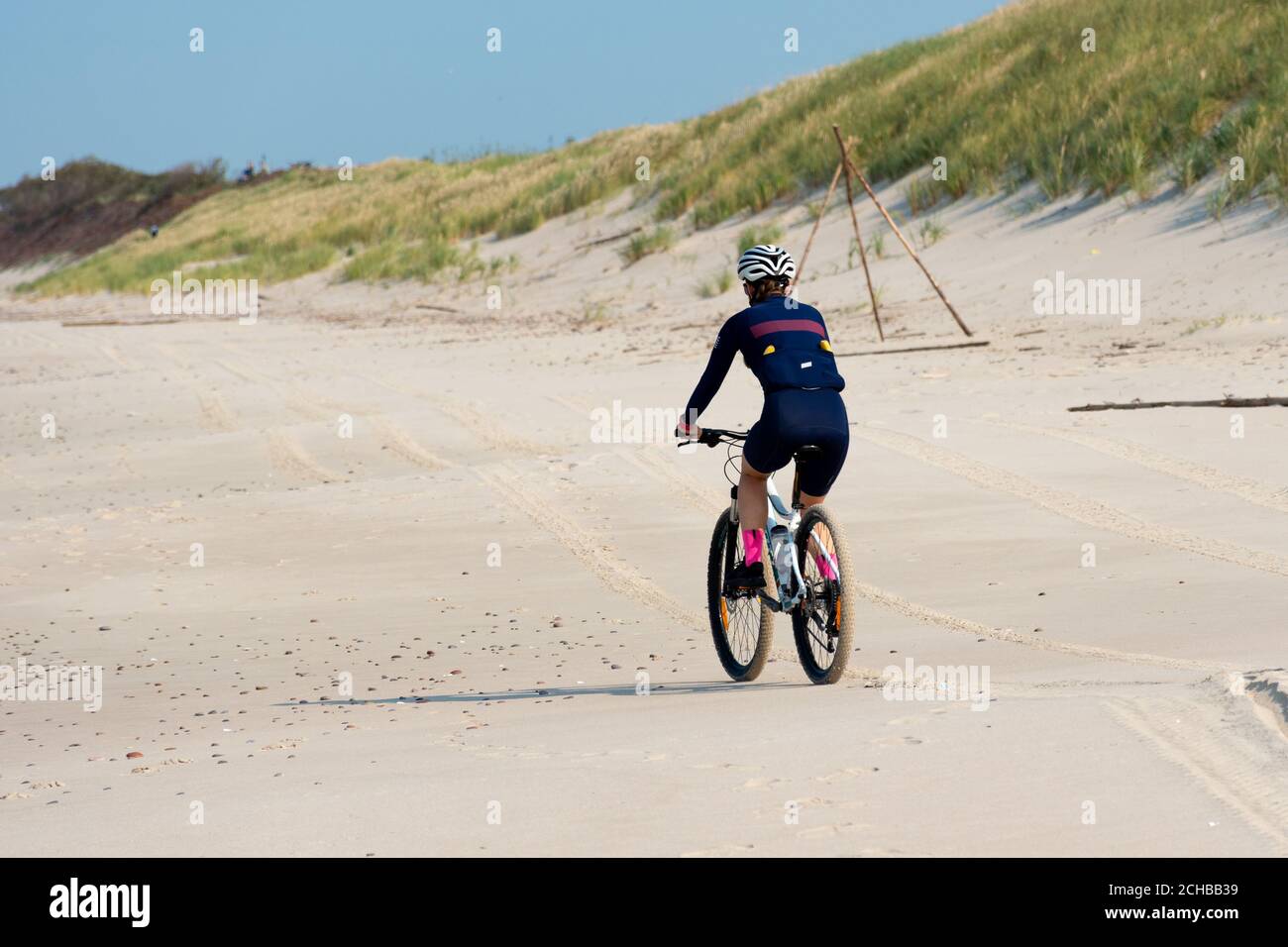 Sandy beach bike ride hi-res stock photography and images - Alamy