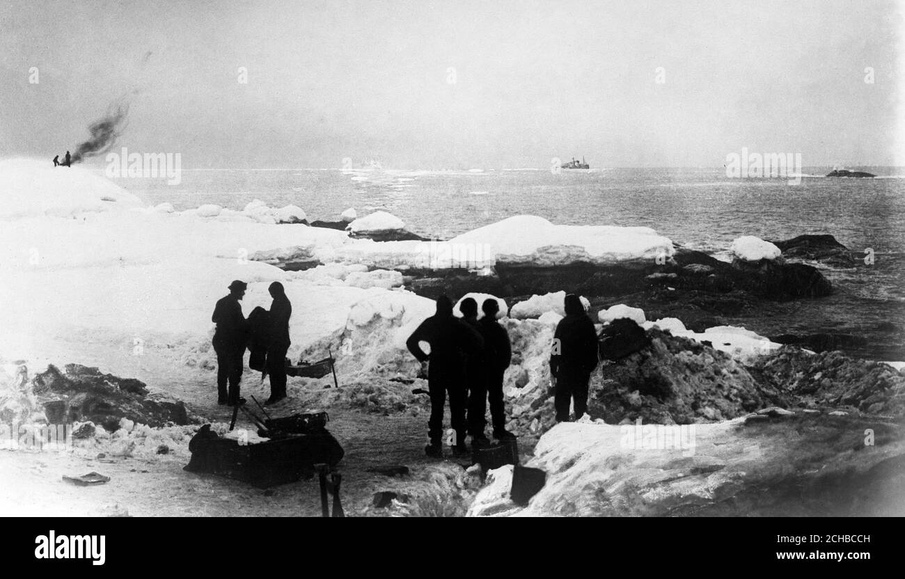 Edge boxes Black and White Stock Photos & Images - Alamy