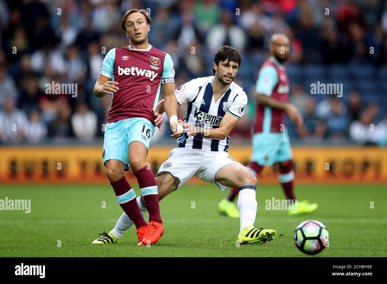 West Ham United's Mark Noble (left Stock Photo - Alamy