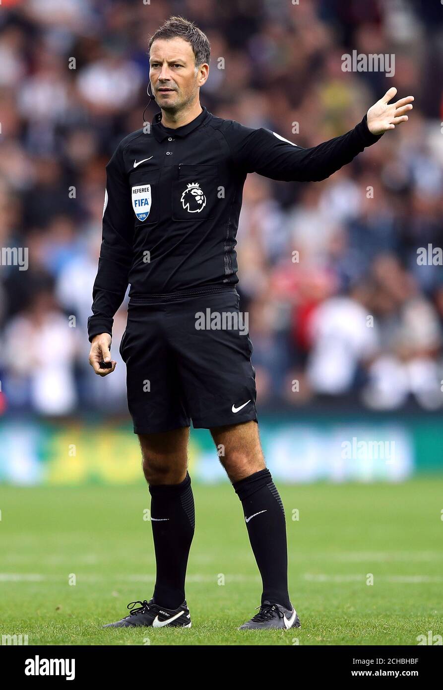 Referee Mark Clattenburg Stock Photo - Alamy