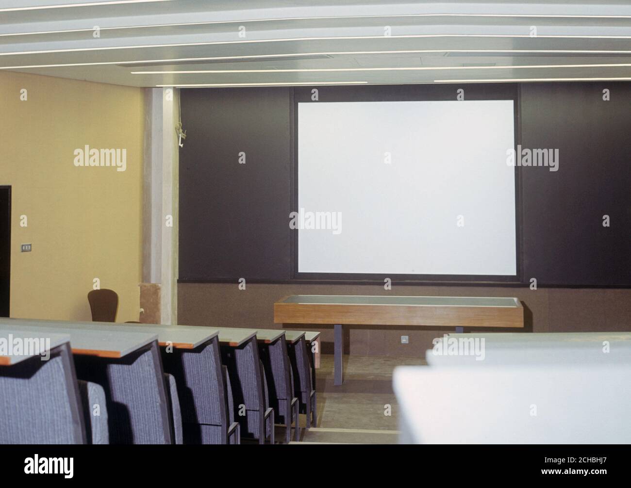 The briefing room at the new headquarters of the Metropolitan Police at ...