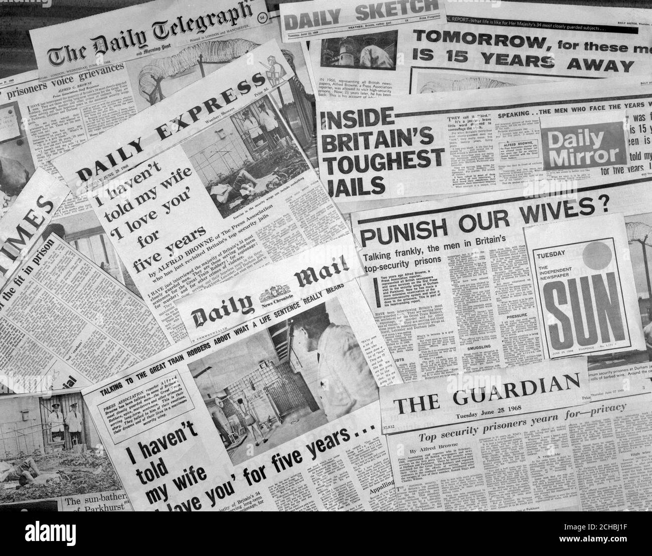 Newspapers clippings hi-res stock photography and images - Alamy