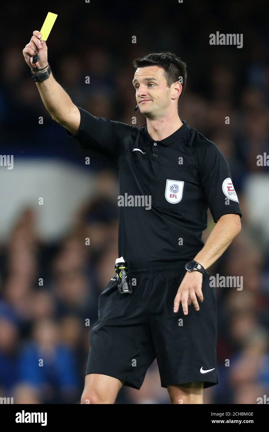 Referee Andy Madley Stock Photo - Alamy
