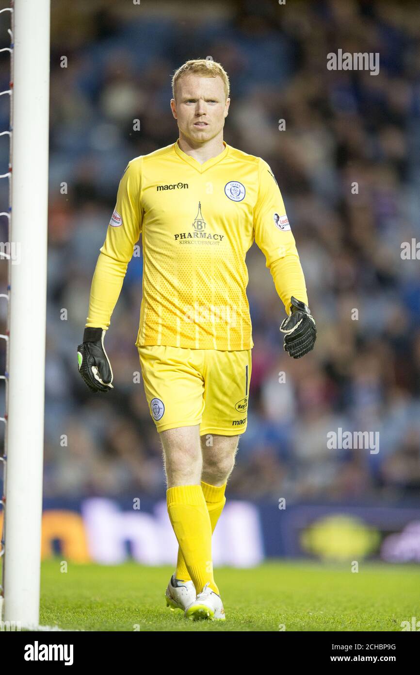 Queen of the South goalkeeper Lee Robinson Stock Photo - Alamy