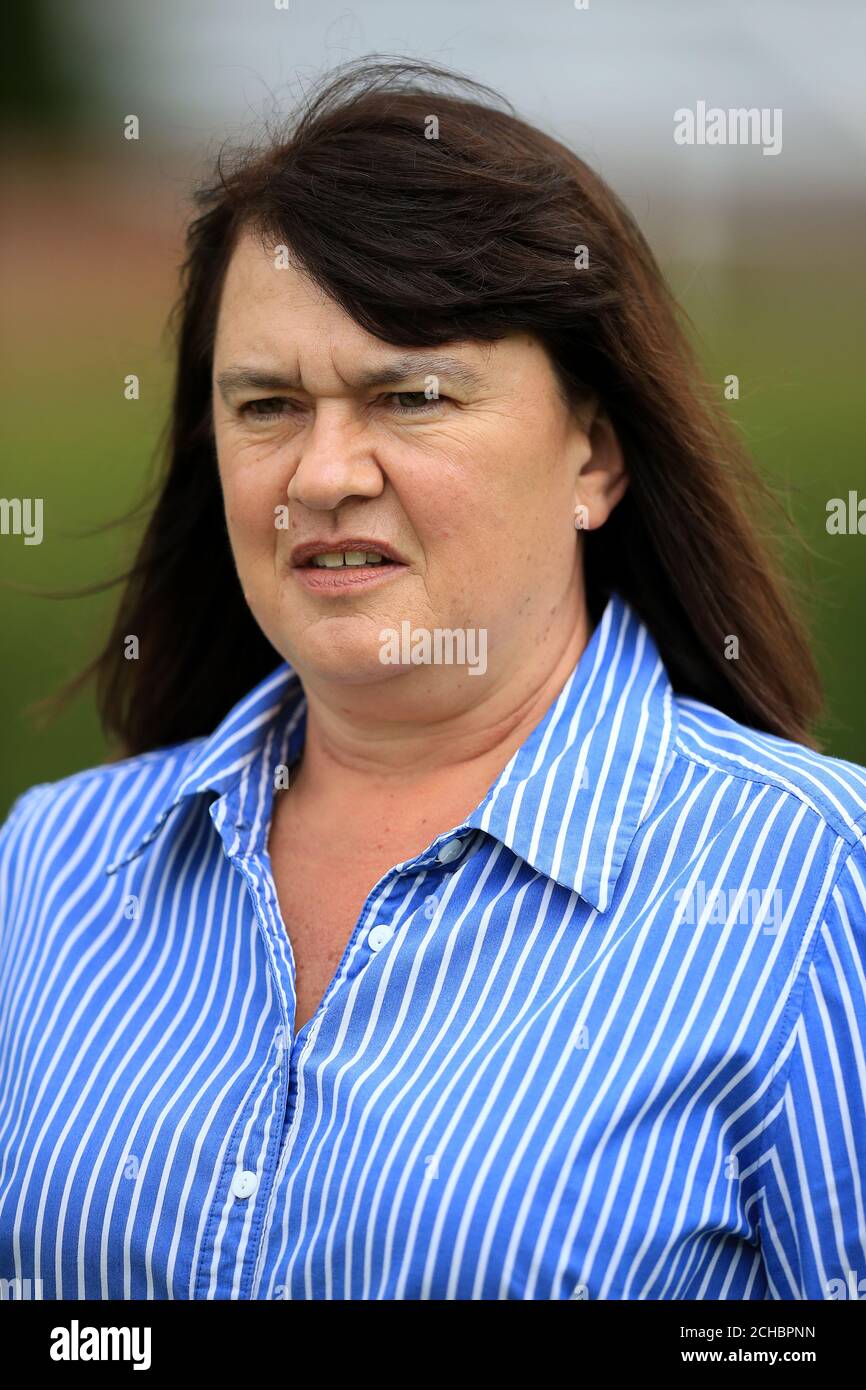 Jane chapple hyam trainer hi-res stock photography and images - Alamy