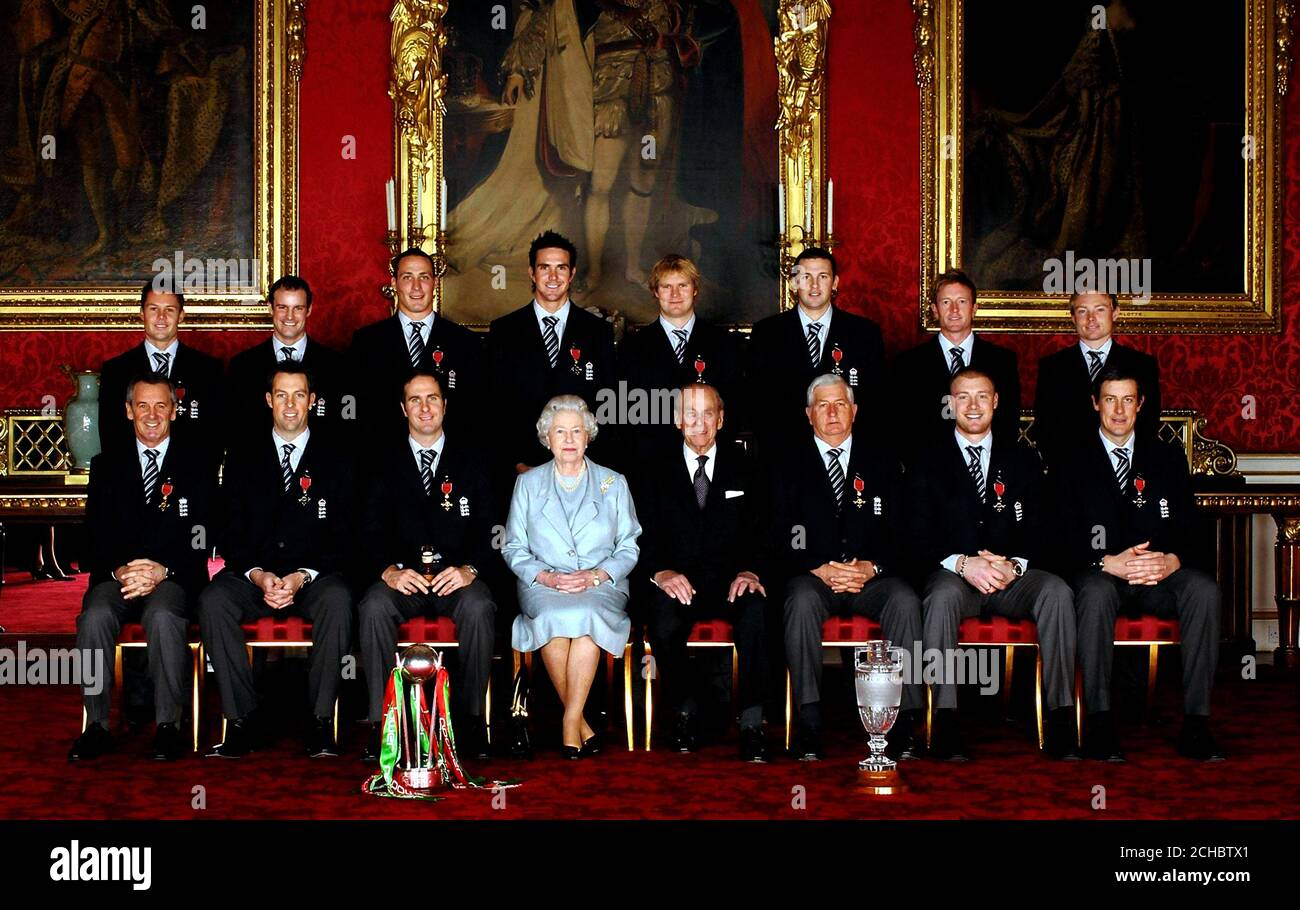 CAPTION CORRECTION. Members of England's 2005 Ashes winning Cricket ...