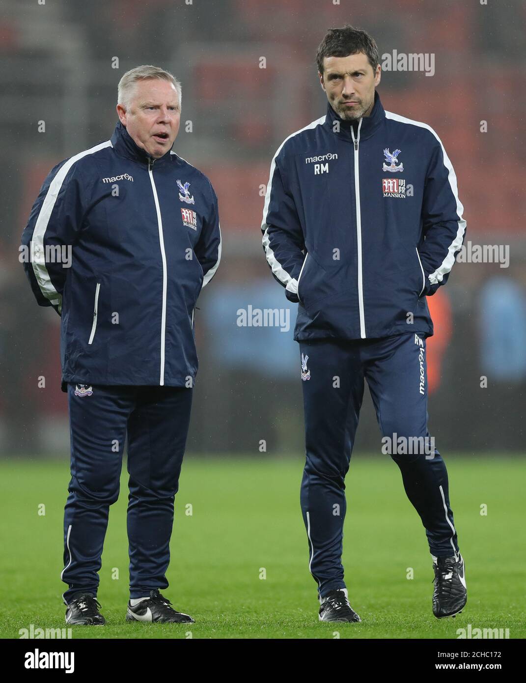 Crystal Palace assistant manager Sammy lee (left Stock Photo - Alamy