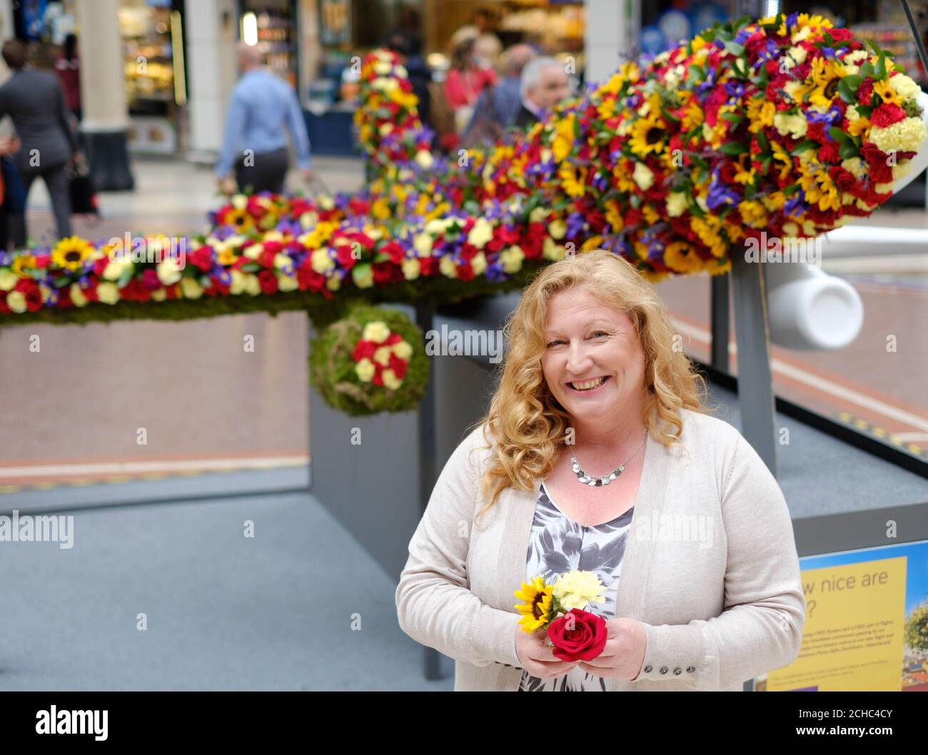Charlie dimmock hi-res stock photography and images - Alamy