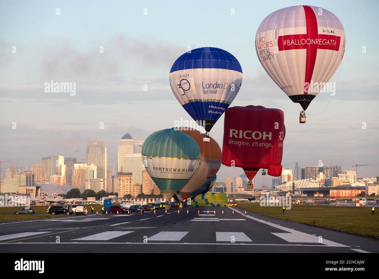 Ricoh hot air balloon regatta hi-res stock photography and images - Alamy