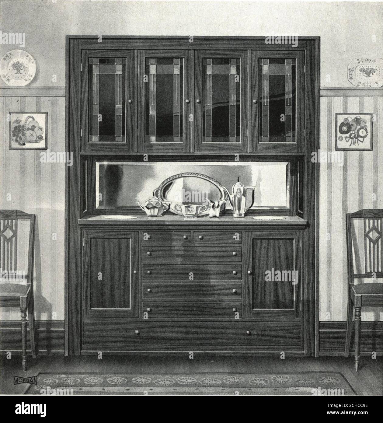 Top and bottom opening doors hi-res stock photography and images - Alamy