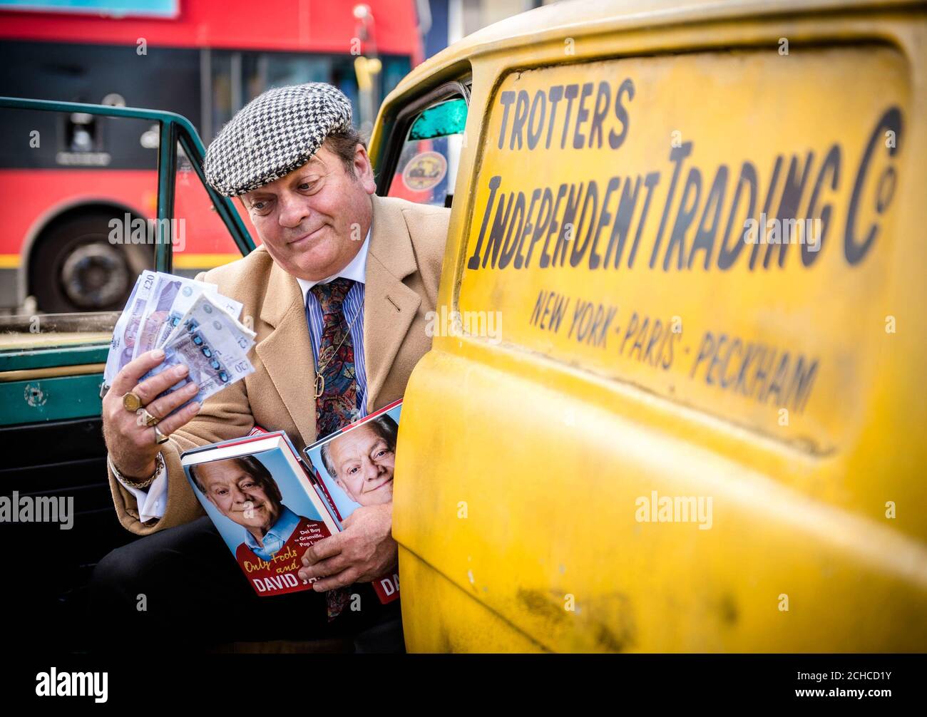 Steve Rooney, a professional ÒDel BoyÓ lookalike, launches David Jasons ...