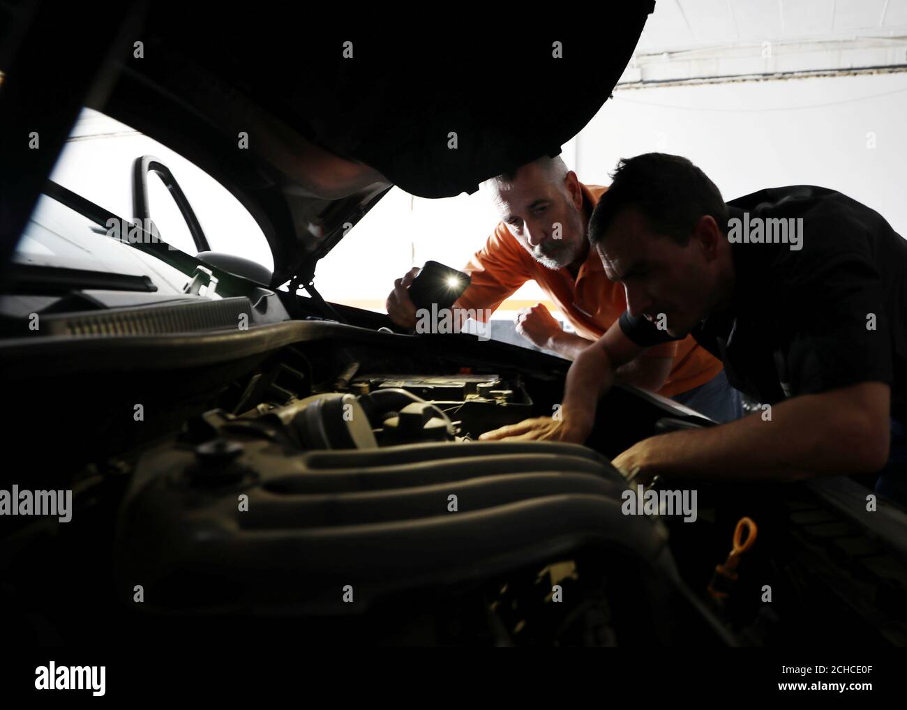 Car repair africa hi-res stock photography and images - Alamy