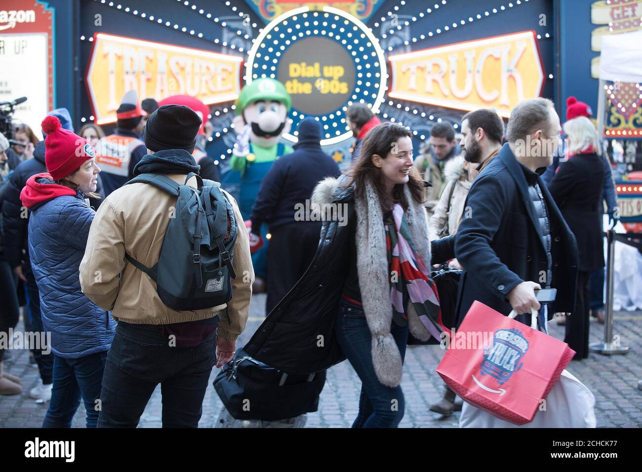 Nintendo entertainment system launch hi-res stock photography and ...