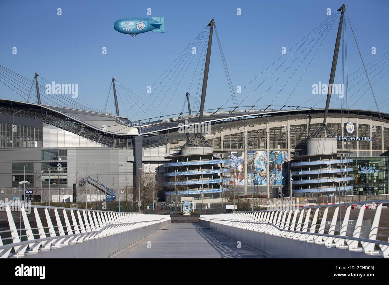 Blimp stadium hi-res stock photography and images - Alamy