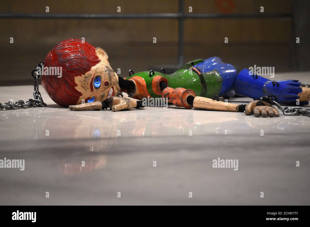 Jordan Wolfson's 'Colored Sculpture', a large-scale animatronic ...