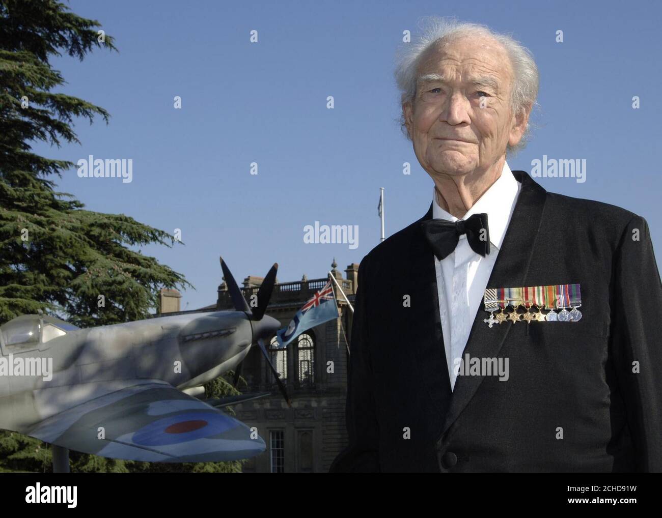 Battle of Britain veteran Wg Cdr Wilf Sizer DFC AFC at RAF Bentley ...