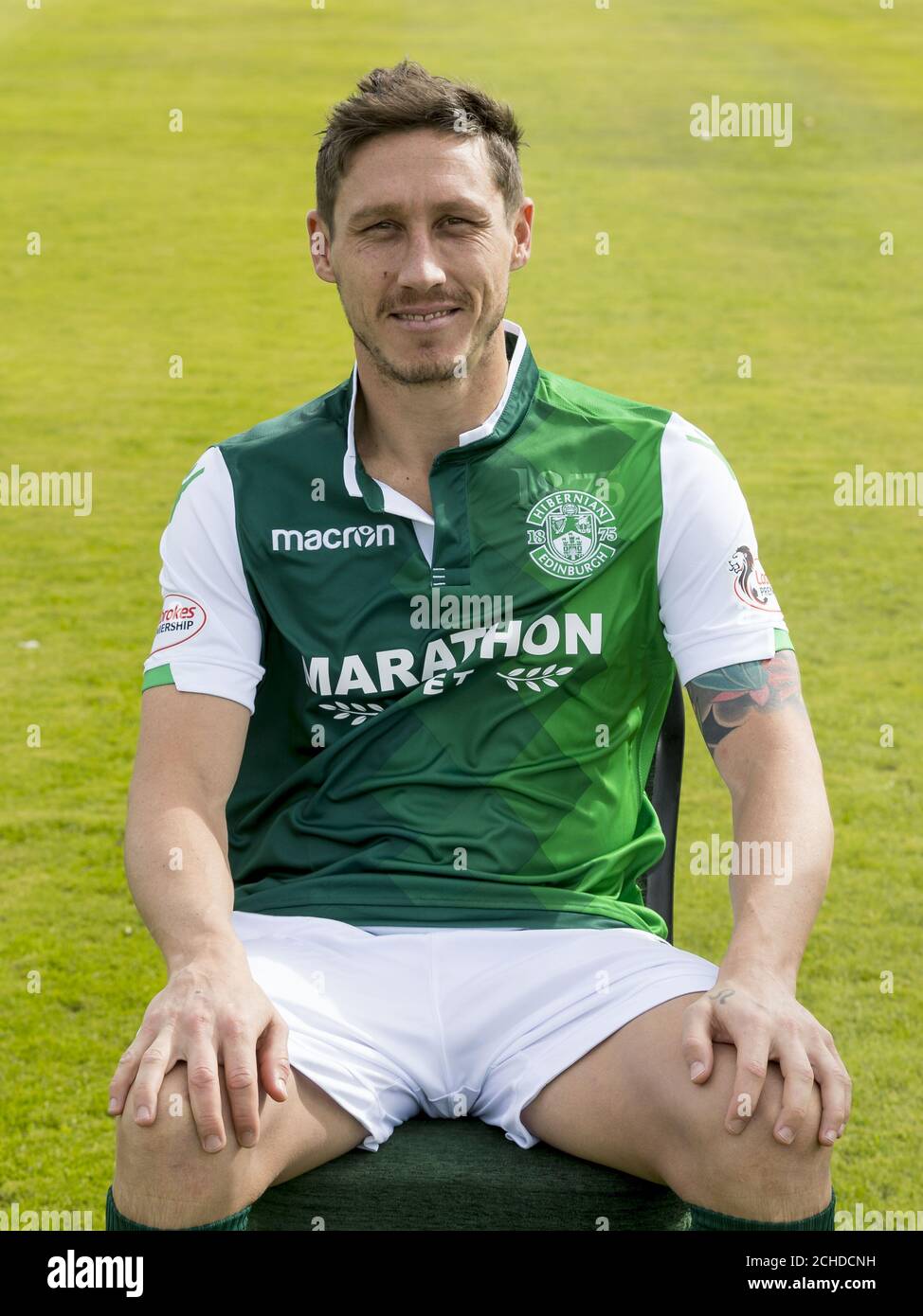 Hibernian FC's Mark Milligan Stock Photo - Alamy