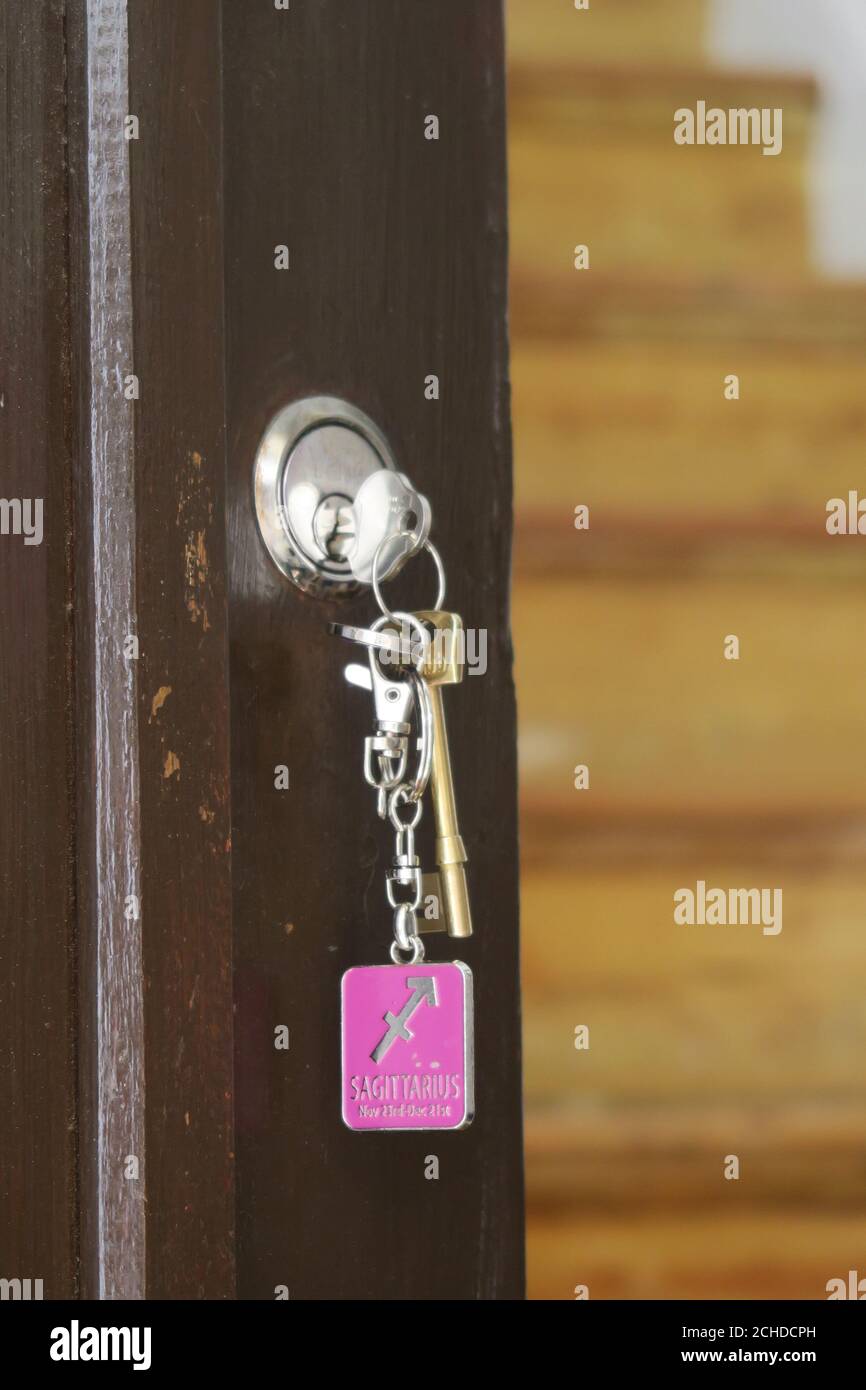 Keys left in door hi-res stock photography and images - Alamy
