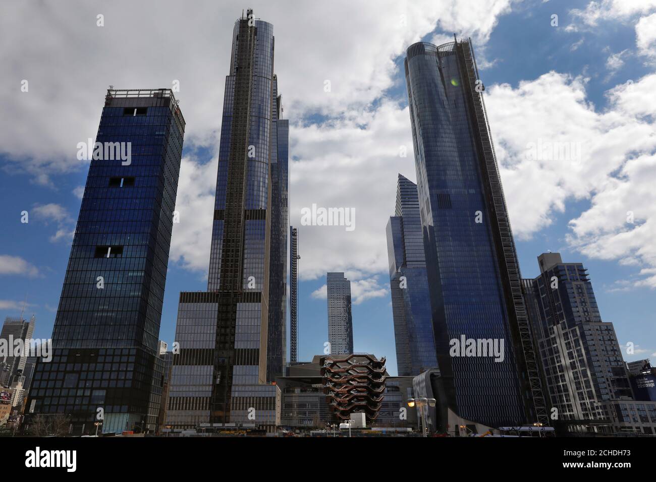 Hudson yards public square and gardens hi-res stock photography and ...