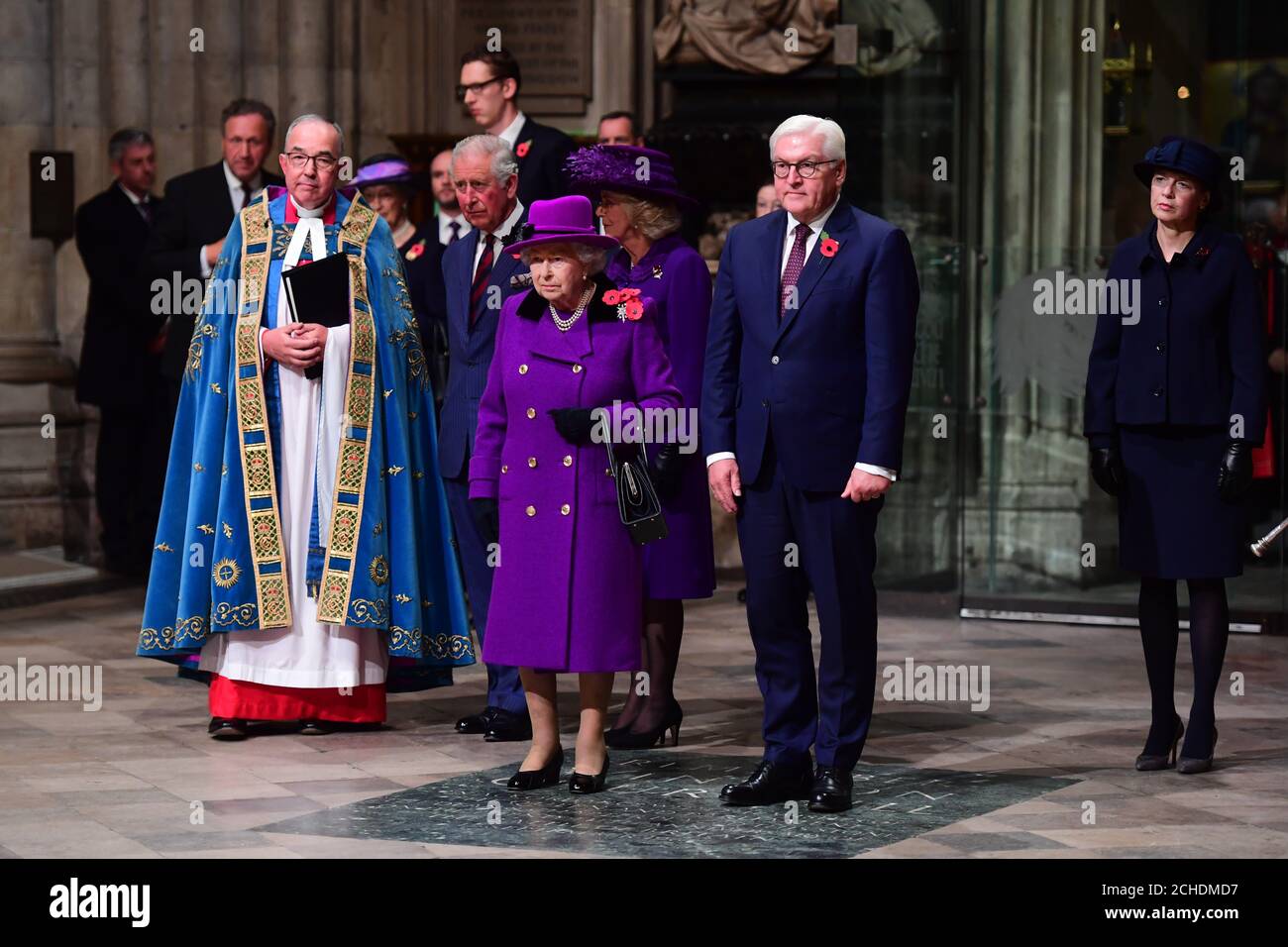 Queen Elizabeth II and German President Frank-Walter Steinmeier attend ...