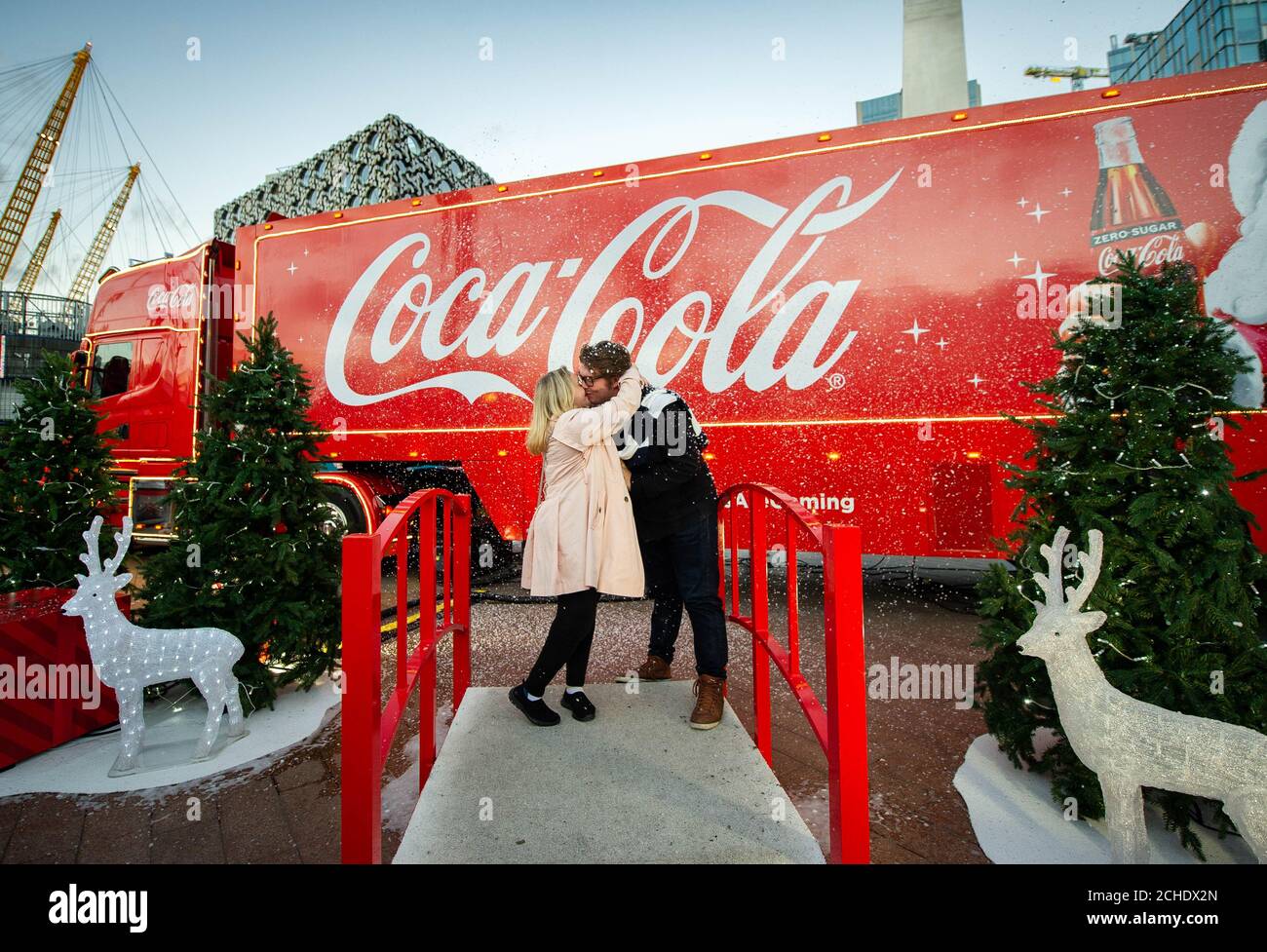 Coca cola christmas truck hi-res stock photography and images - Alamy