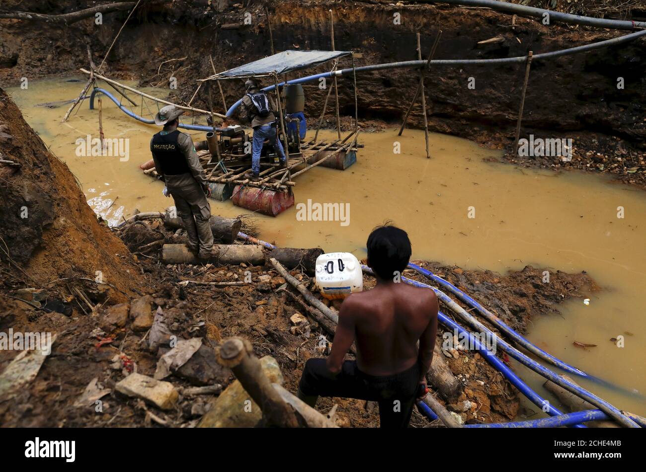 Yanomami indians amazon brazil hi-res stock photography and images - Alamy