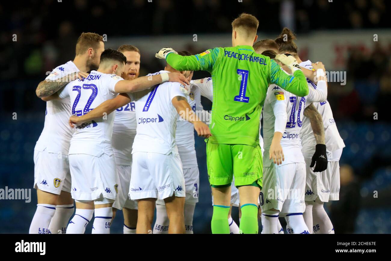 Leeds United players in a huddle Stock Photo - Alamy