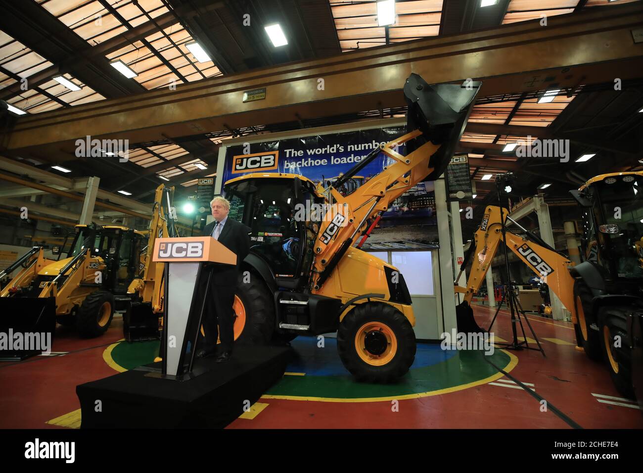 Boris johnson speaking headquarters jcb hi-res stock photography and ...