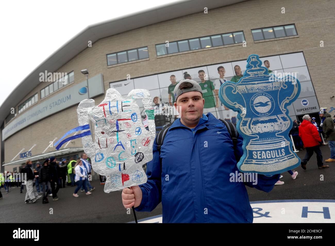 Tin foil fa cup trophy hi-res stock photography and images - Alamy