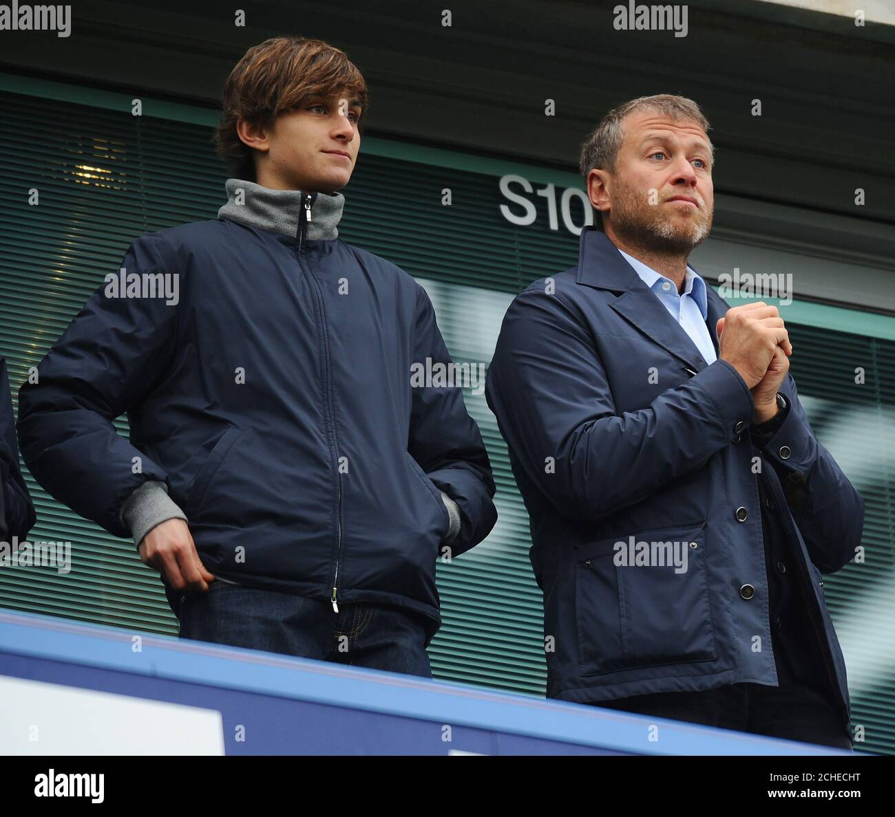 Chelsea owner russian roman abramovich hi-res stock photography and ...